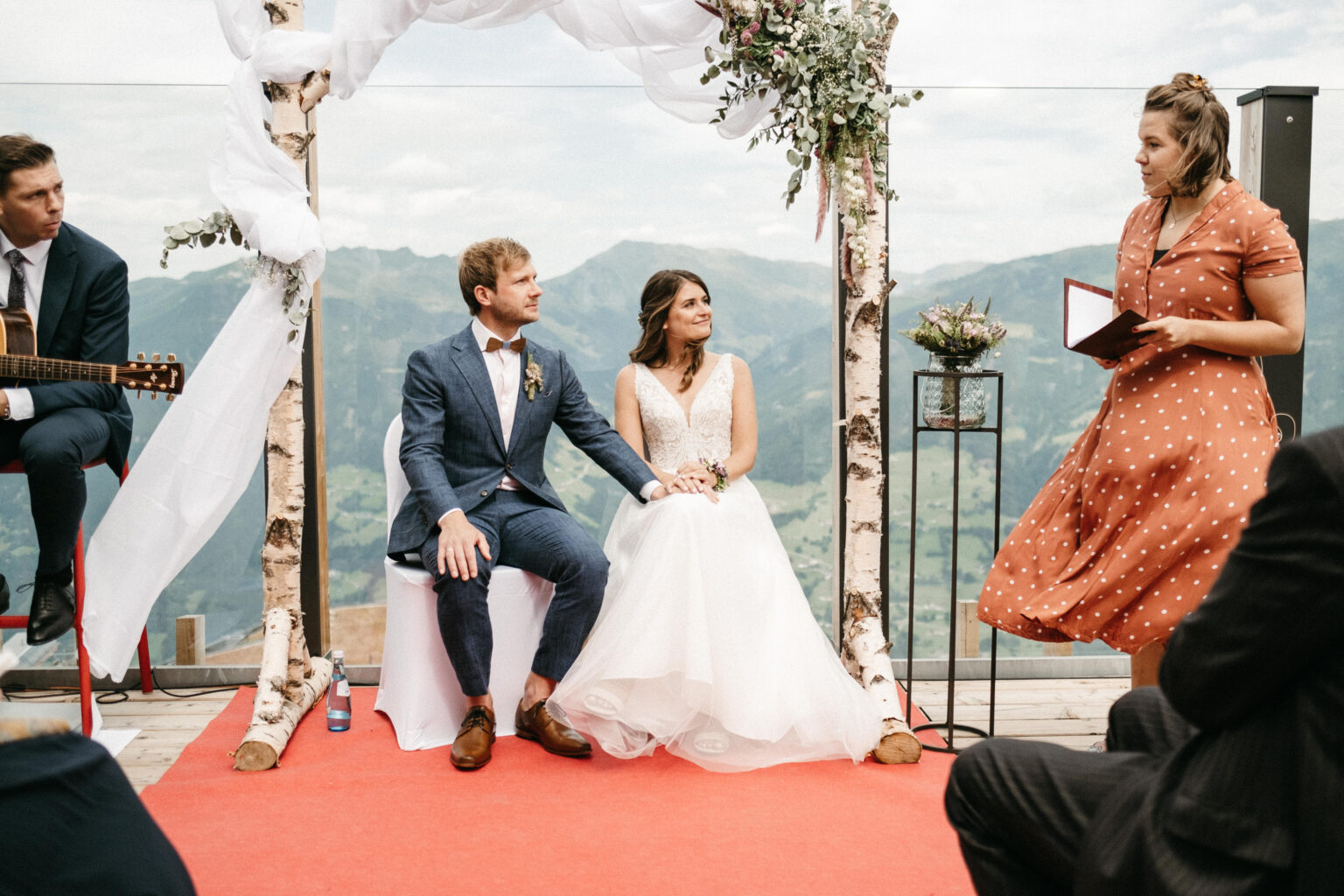 Referenz von Janine & Bernhard für ihre:n Trauredner:in | Strauß & Fliege