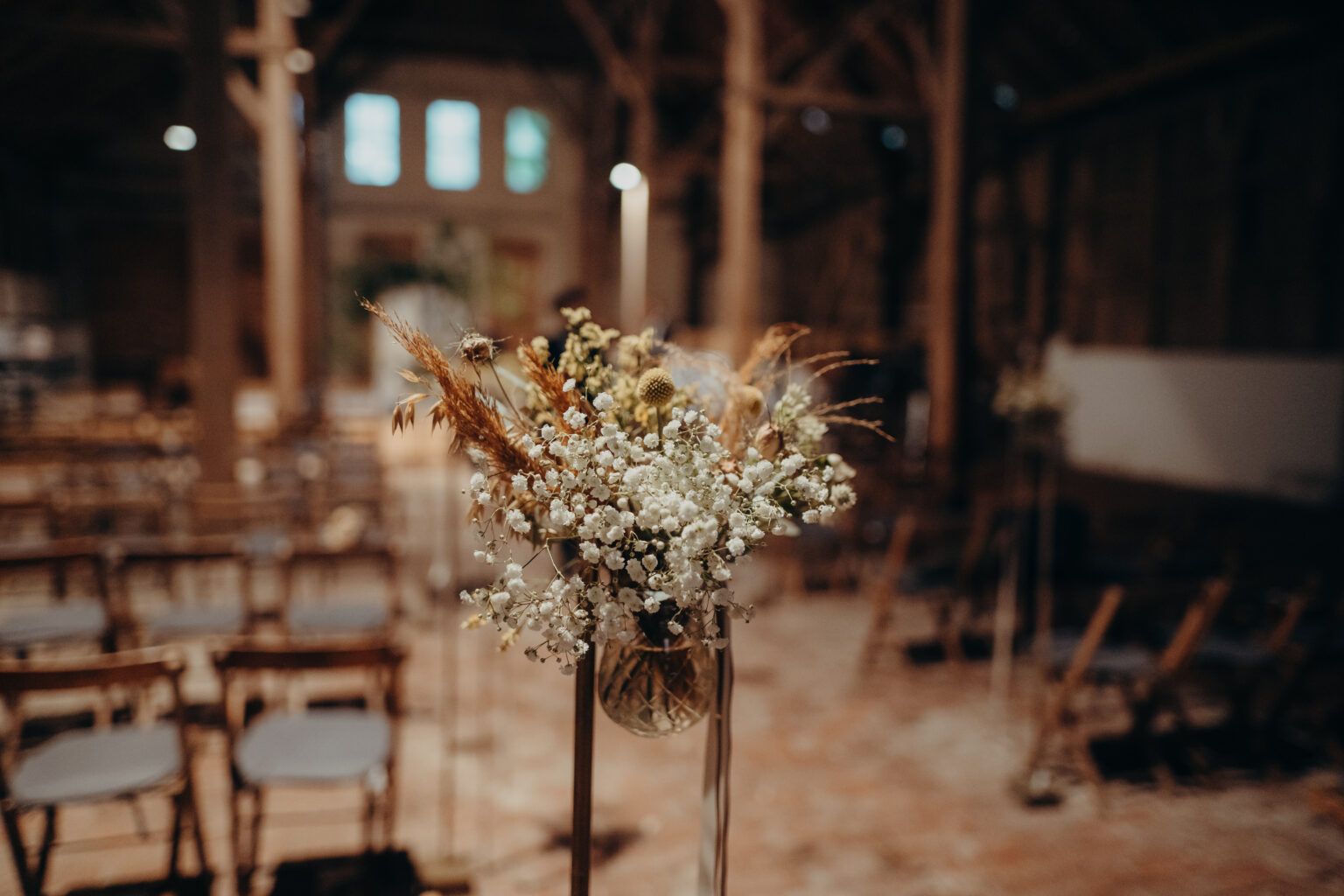 Wunderschöne freie Trauung in alter Scheune | Strauß & Fliege