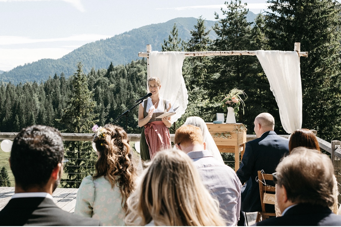 Referenz von Gabriela & Markus für ihre:n Trauredner:in | Strauß & Fliege